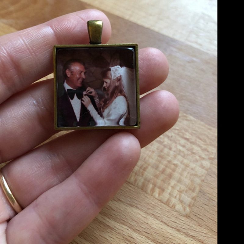 Personalized Memorial Photo Charms Wedding Bouquet Keepsake Pendants ...